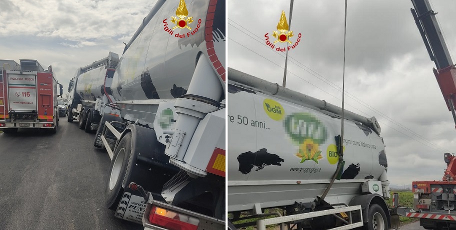 LA FOTO. Autotreno si blocca nella cunetta a ciglio strada: traffico in ...